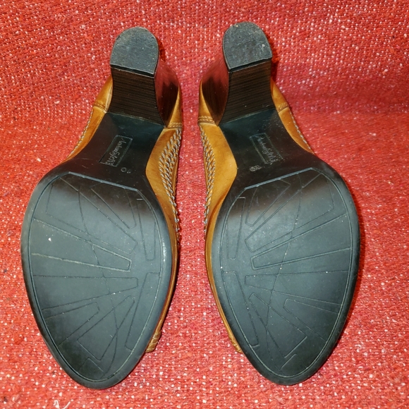 American Eagle By Payless | Shoes | Vintage 9s American Eagle Tan Faux ...